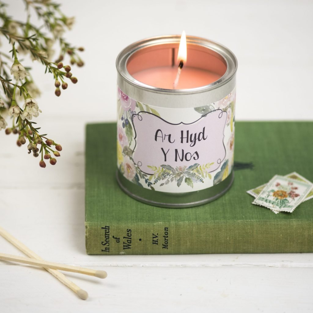 Ar Hyd Y Nos candle. Peony, jasmine and vanilla candle. Vegan candle ...